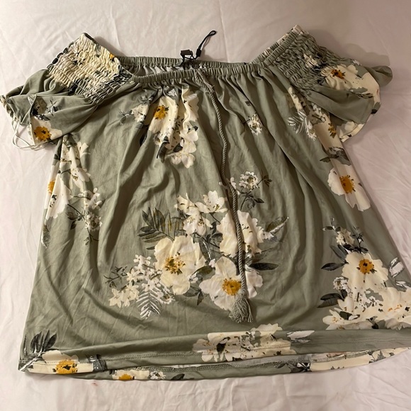 Tops | Off Shoulder Floral Neutral Top | Poshmark
